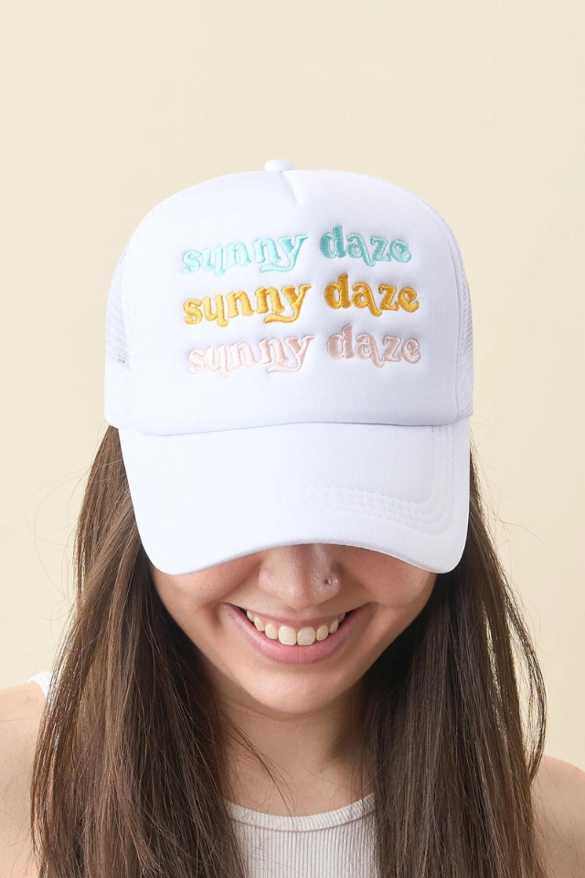 The Darling Effect Trucker Hat - Sunny Daze – Seaside Shoes & Swim